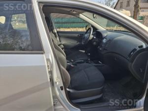 Хендай i30 2010 в Рига, объемом двигателя 1.40 л и пробегом 281 тыс. км за 1780 €, фото 8 на AUTOMOTO.COM.LV