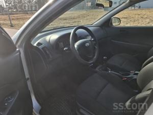Хендай i30 2010 в Рига, объемом двигателя 1.40 л и пробегом 281 тыс. км за 1780 €, фото 11 на AUTOMOTO.COM.LV