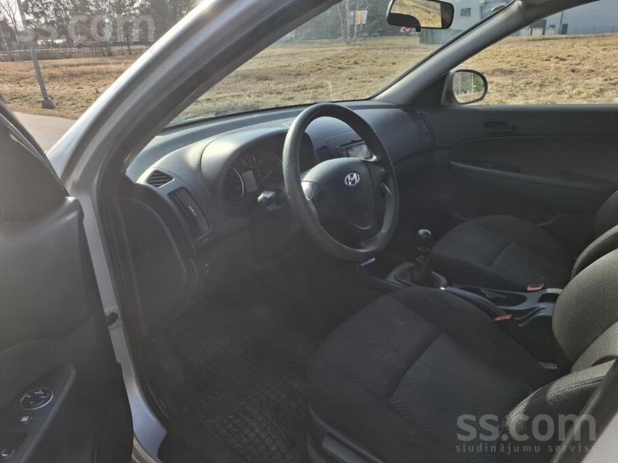 Хендай i30 2010 в Рига, объемом двигателя 1.40 л и пробегом 281 тыс. км за 1780 €, фото 11 на AUTOMOTO.COM.LV