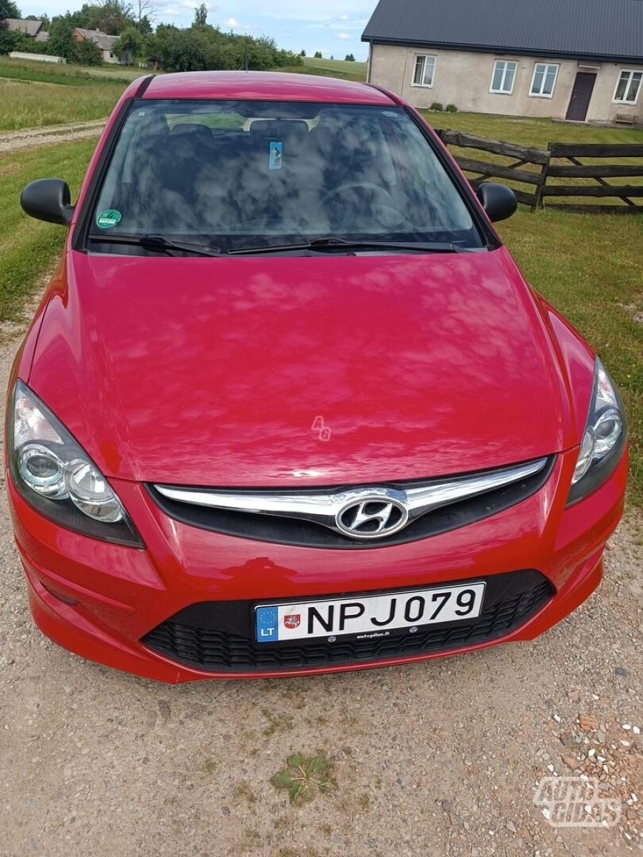 Hyundai i30 2010 Alīta, ar dzinēja tilpumu 1.40 L un nobraukumu 160 tūkst. km par 1200 €, foto 4 vietnē AUTOMOTO.COM.LV