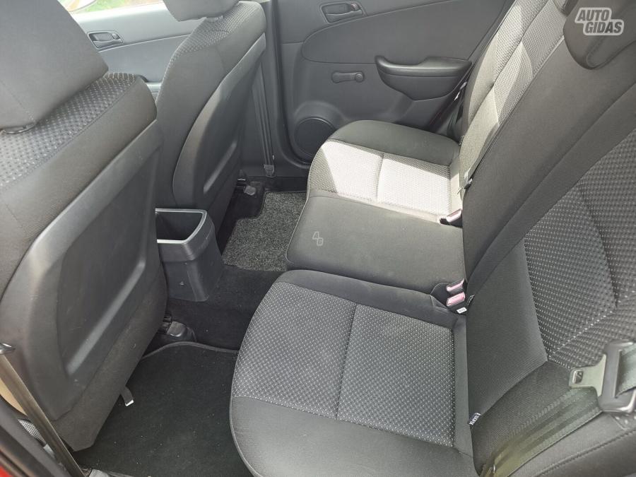 Hyundai i30 2010 Alīta, ar dzinēja tilpumu 1.40 L un nobraukumu 160 tūkst. km par 1200 €, foto 7 vietnē AUTOMOTO.COM.LV