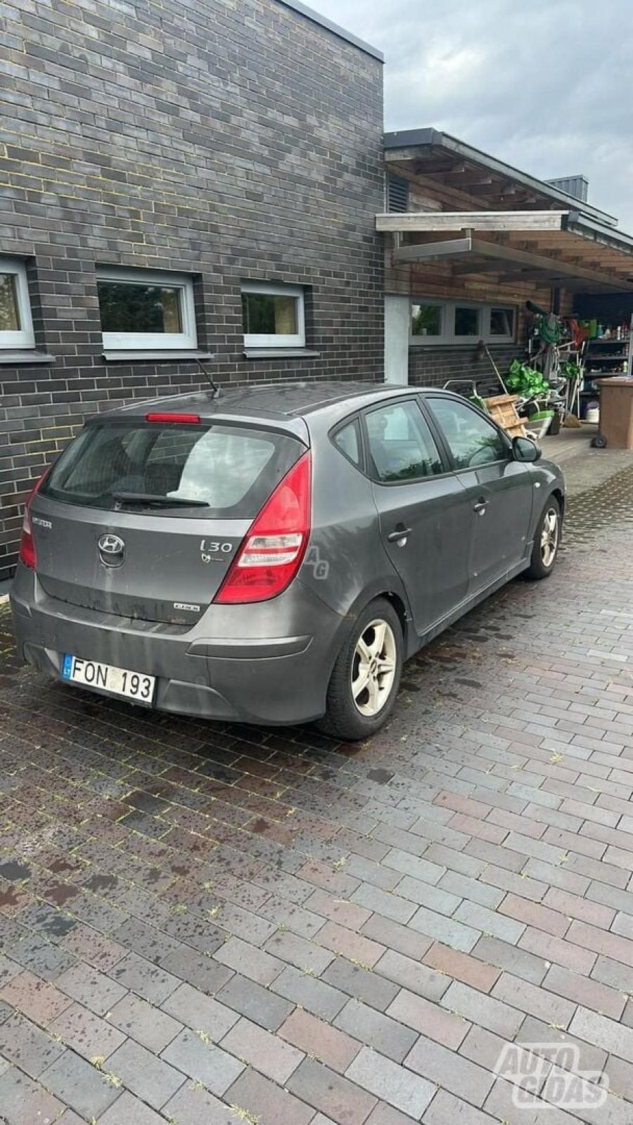 Hyundai i30 2010 Marijampole, ar dzinēja tilpumu 1.60 L un nobraukumu 143 tūkst. km par 1100 €, foto 3 vietnē AUTOMOTO.COM.LV