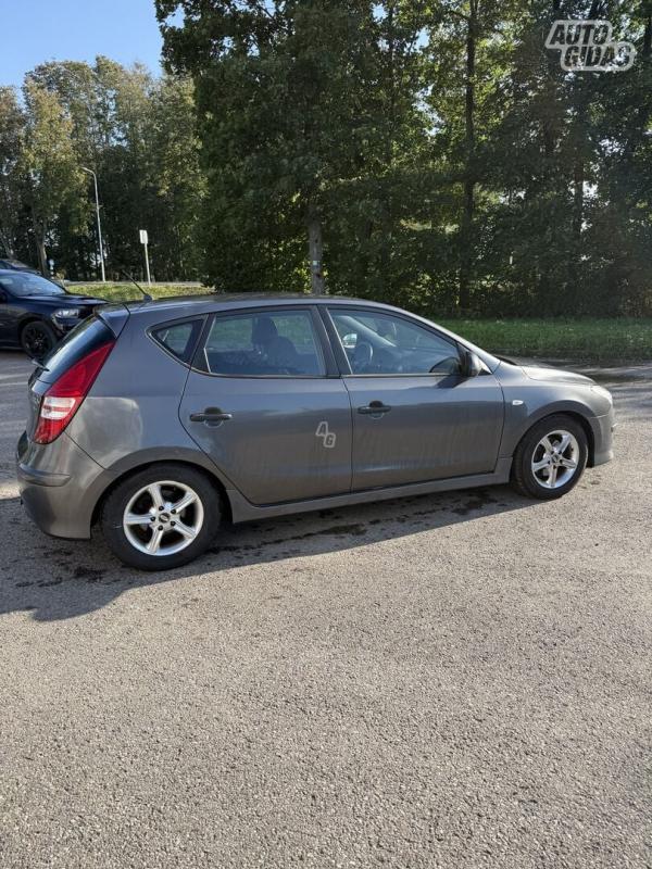 Hyundai i30 2010 Marijampole, ar dzinēja tilpumu 1.60 L un nobraukumu 143 tūkst. km par 1100 €, foto 4 vietnē AUTOMOTO.COM.LV