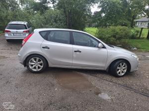 Hyundai i30 2010 in Telschi, with an engine capacity of 1.60 L and mileage of 360 thousand km for 850 €, photo 5 on AUTOMOTO.COM.LV