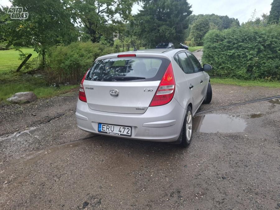 Hyundai i30 2010 in Telschi, with an engine capacity of 1.60 L and mileage of 360 thousand km for 850 €, photo 6 on AUTOMOTO.COM.LV