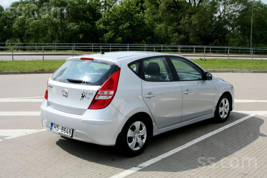 Hyundai i30 2011 in Rezekne, with an engine capacity of 1.40 L and mileage of 106 thousand km for 4200 €, photo 3 on AUTOMOTO.COM.LV