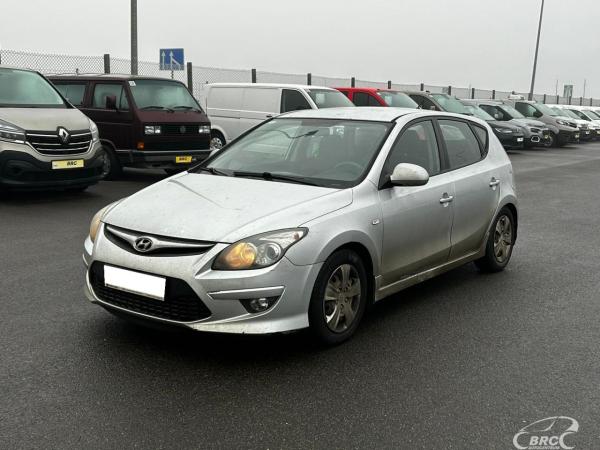 Hyundai i30 2011 in Vilnius, with an engine capacity of 1.40 L and mileage of 189 thousand km for 1400 €, photo 1 on AUTOMOTO.COM.LV