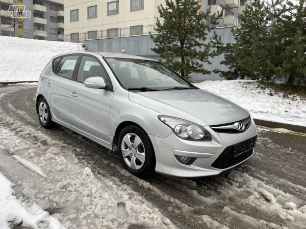 Hyundai i30 2011 in Vilnius, with an engine capacity of 1.60 L and mileage of 118 thousand km for 3700 €, photo 1 on AUTOMOTO.COM.LV
