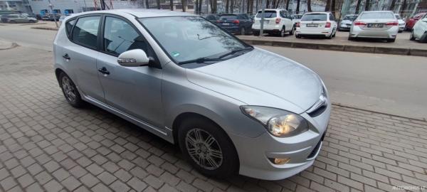 Hyundai i30 2011 in Vilnius, with an engine capacity of 1.60 L and mileage of 169 thousand km for 2000 €, photo 3 on AUTOMOTO.COM.LV
