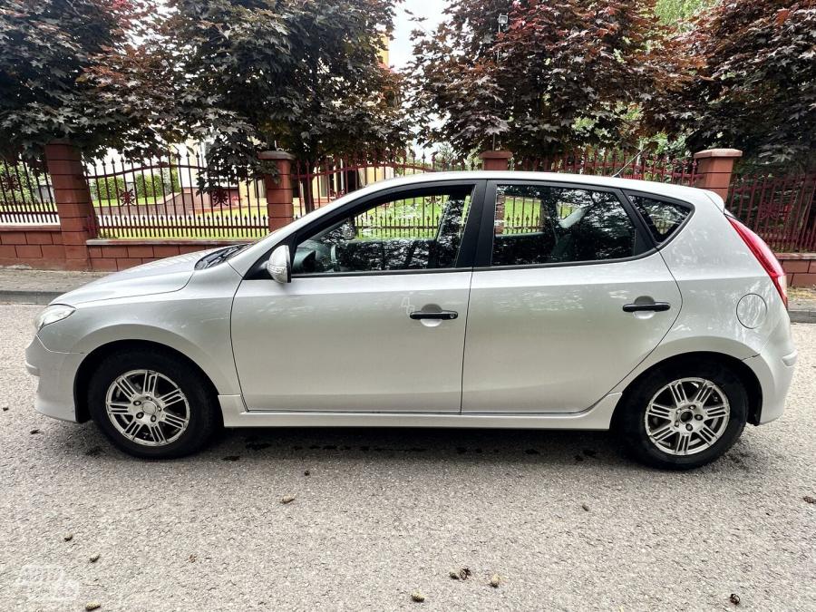 Hyundai i30 2011 Viļņa, ar dzinēja tilpumu 1.60 L un nobraukumu 175 tūkst. km par 2300 €, foto 7 vietnē AUTOMOTO.COM.LV