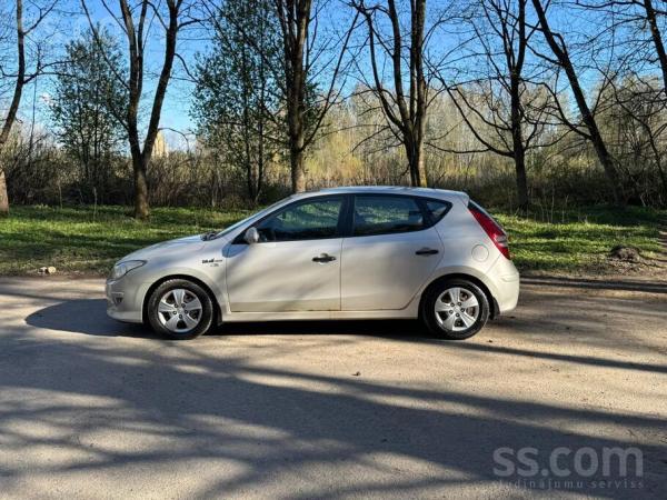 Hyundai i30 2011 in Riga, with an engine capacity of 1.40 L and mileage of 0 thousand km for 2599 €, photo 2 on AUTOMOTO.COM.LV