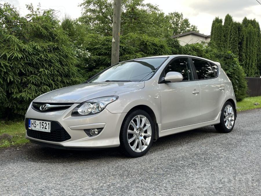 Hyundai i30 2011 in Riga, with an engine capacity of 1.40 L and mileage of 137 thousand km for 3200 €, photo 1 on AUTOMOTO.COM.LV