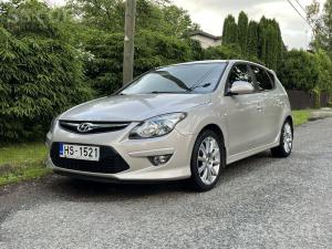 Hyundai i30 2011 in Riga, with an engine capacity of 1.40 L and mileage of 137 thousand km for 3200 €, photo 3 on AUTOMOTO.COM.LV