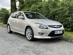 Hyundai i30 2011 in Riga, with an engine capacity of 1.40 L and mileage of 137 thousand km for 3200 €, photo 4 on AUTOMOTO.COM.LV