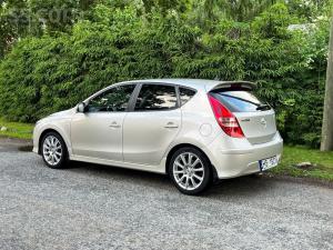 Hyundai i30 2011 in Riga, with an engine capacity of 1.40 L and mileage of 137 thousand km for 3200 €, photo 5 on AUTOMOTO.COM.LV