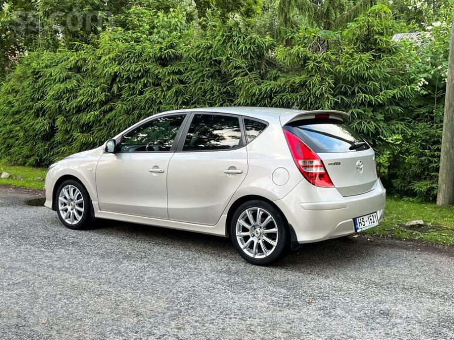 Hyundai i30 2011 in Riga, with an engine capacity of 1.40 L and mileage of 137 thousand km for 3200 €, photo 5 on AUTOMOTO.COM.LV