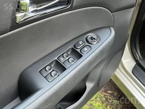 Hyundai i30 2011 in Riga, with an engine capacity of 1.40 L and mileage of 137 thousand km for 3200 €, photo 10 on AUTOMOTO.COM.LV