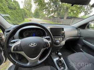 Hyundai i30 2011 in Riga, with an engine capacity of 1.40 L and mileage of 137 thousand km for 3200 €, photo 11 on AUTOMOTO.COM.LV