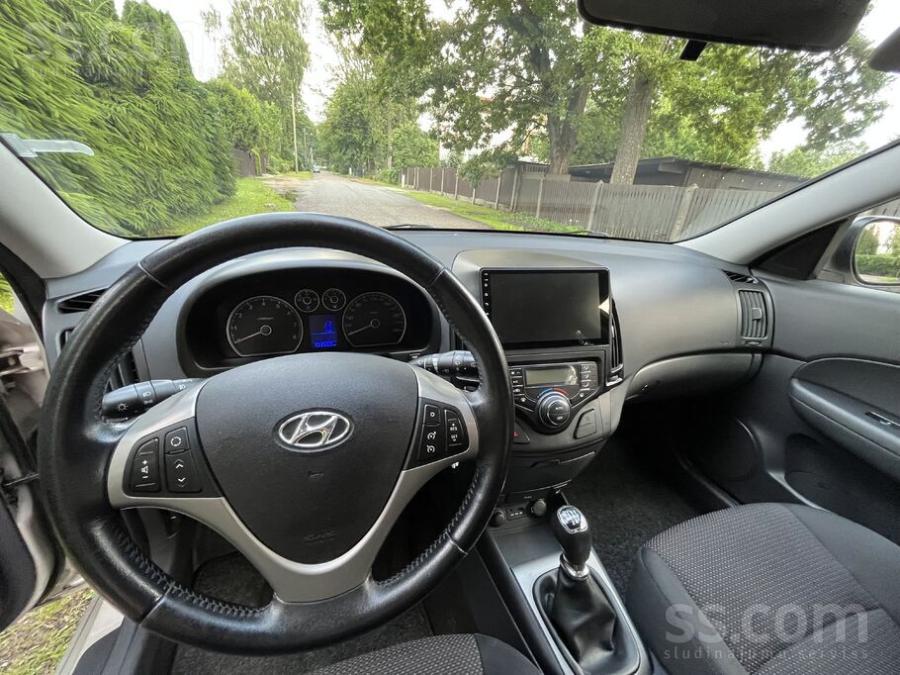 Hyundai i30 2011 in Riga, with an engine capacity of 1.40 L and mileage of 137 thousand km for 3200 €, photo 11 on AUTOMOTO.COM.LV