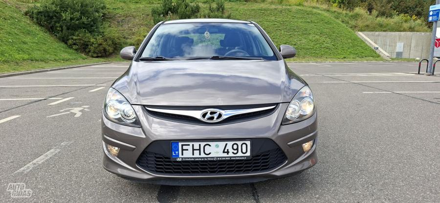 Hyundai i30 2011 Viļņa, ar dzinēja tilpumu 1.40 L un nobraukumu 134 tūkst. km par 2350 €, foto 3 vietnē AUTOMOTO.COM.LV