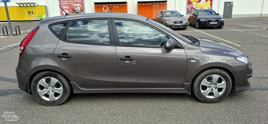 Hyundai i30 2011 Viļņa, ar dzinēja tilpumu 1.40 L un nobraukumu 134 tūkst. km par 2350 €, foto 5 vietnē AUTOMOTO.COM.LV