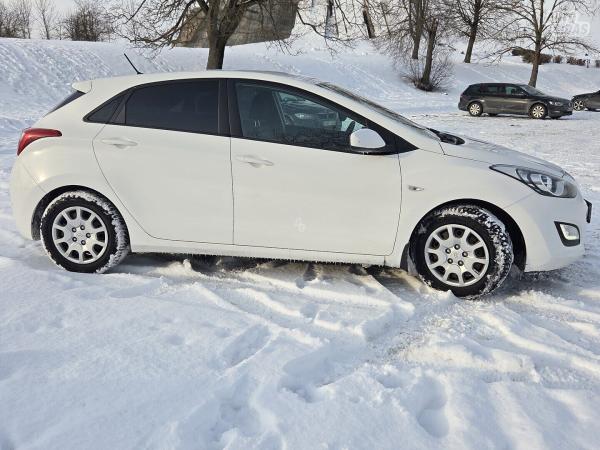 Hyundai i30 2012 in Kaunas, with an engine capacity of 1.60 L and mileage of 141 thousand km for 5200 €, photo 9 on AUTOMOTO.COM.LV