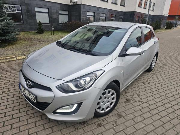 Hyundai i30 2012 in Vilnius, with an engine capacity of 1.40 L and mileage of 200 thousand km for 2800 €, photo 6 on AUTOMOTO.COM.LV