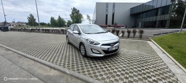 Hyundai i30 2012 in Kaunas, with an engine capacity of 1.40 L and mileage of 267 thousand km for 3999 €, photo 9 on AUTOMOTO.COM.LV