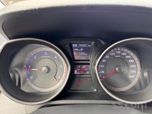 Hyundai i30 2013 in Riga, with an engine capacity of 1.60 L and mileage of 208 thousand km for 3600 €, photo 6 on AUTOMOTO.COM.LV