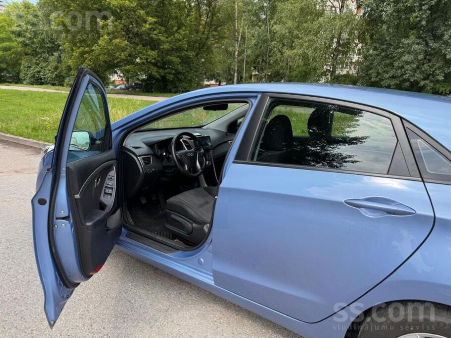 Hyundai i30 2013 in Riga, with an engine capacity of 1.60 L and mileage of 208 thousand km for 3600 €, photo 7 on AUTOMOTO.COM.LV