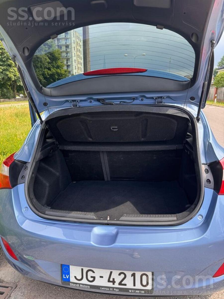 Hyundai i30 2013 in Riga, with an engine capacity of 1.60 L and mileage of 208 thousand km for 3600 €, photo 10 on AUTOMOTO.COM.LV