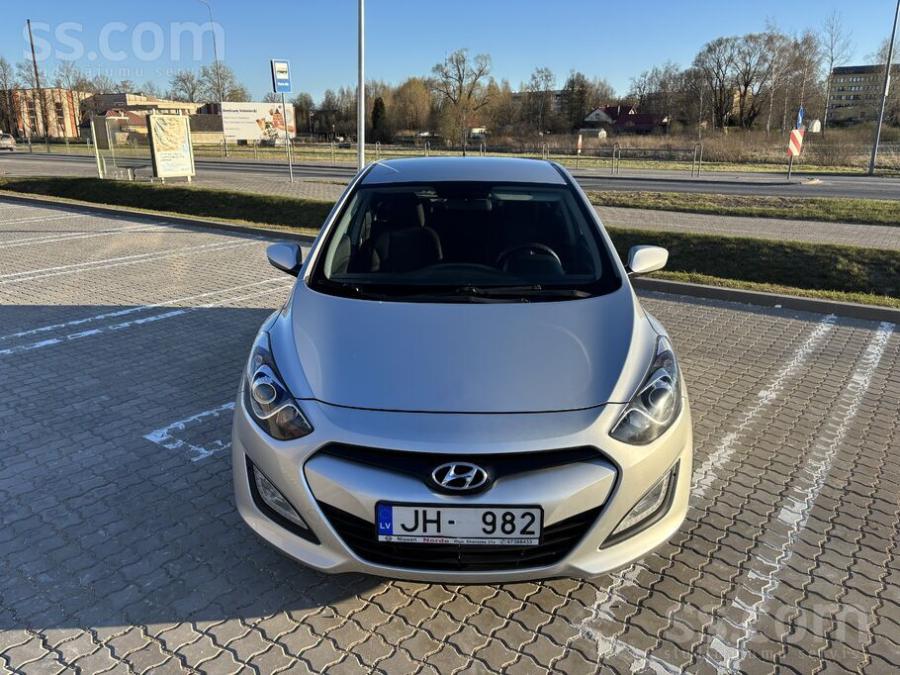 Хендай i30 2013 в Валмиера, объемом двигателя 1.40 л и пробегом 291 тыс. км за 3250 €, фото 3 на AUTOMOTO.COM.LV