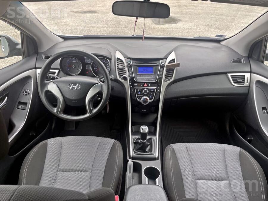 Hyundai i30 2014 in Talsi, with an engine capacity of 1.40 L and mileage of 203 thousand km for 4000 €, photo 5 on AUTOMOTO.COM.LV