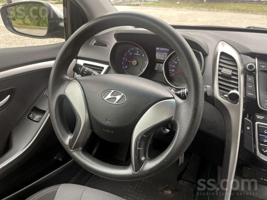 Hyundai i30 2014 in Talsi, with an engine capacity of 1.40 L and mileage of 203 thousand km for 4000 €, photo 7 on AUTOMOTO.COM.LV