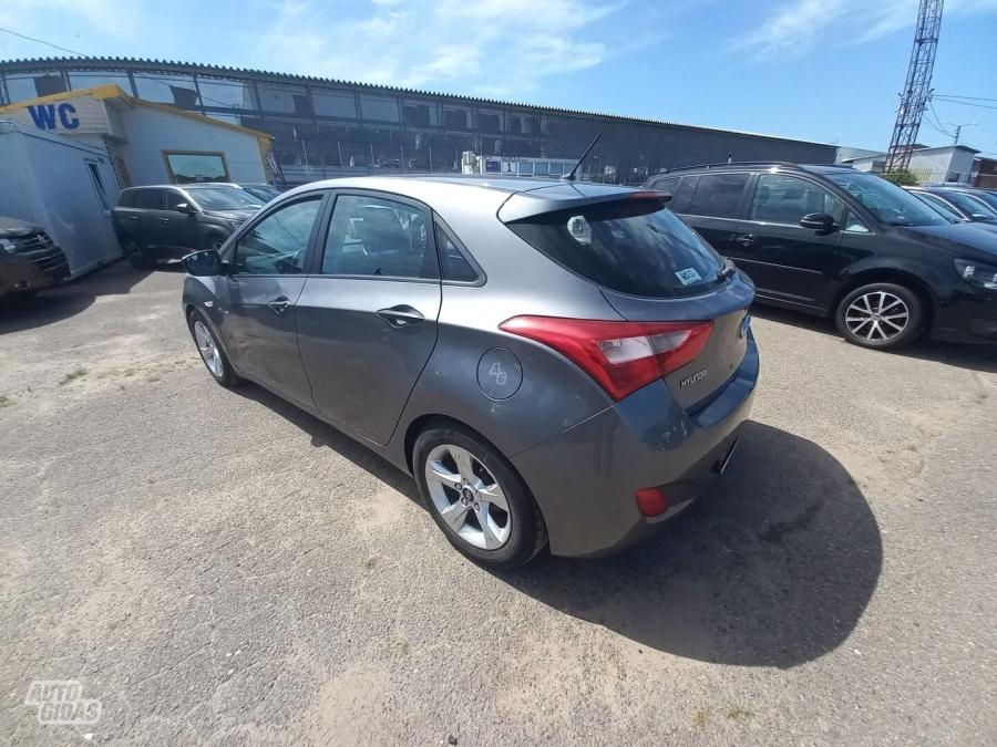 Хендай i30 2014 в Каунас, объемом двигателя 1.60 л и пробегом 400 тыс. км за 3300 €, фото 6 на AUTOMOTO.COM.LV