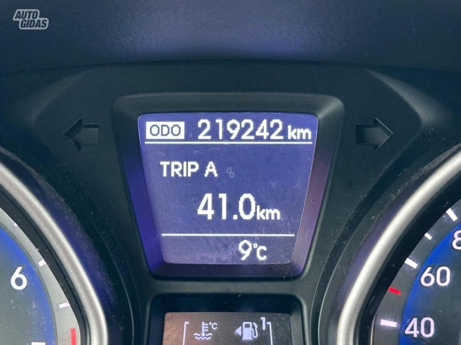 Hyundai i30 2015 in Marijampole, with an engine capacity of 1.40 L and mileage of 219 thousand km for 4100 €, photo 10 on AUTOMOTO.COM.LV