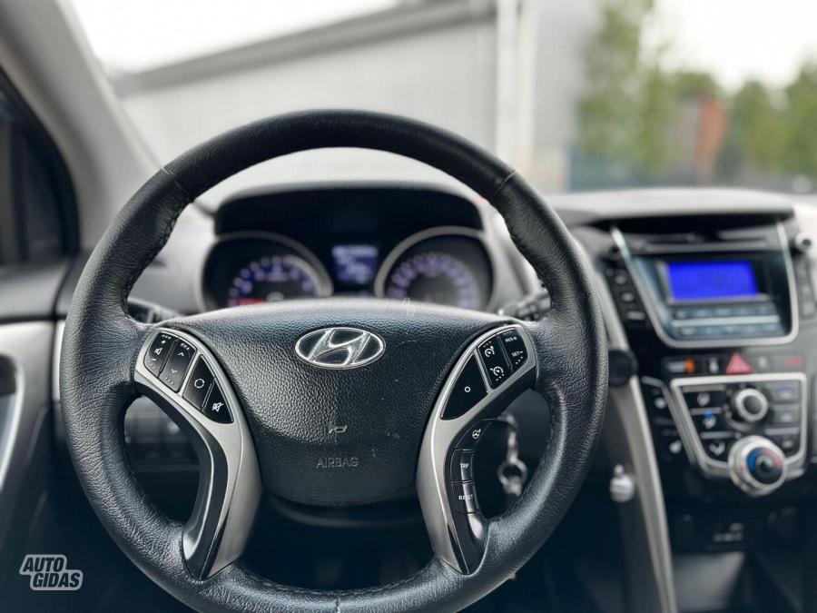 Hyundai i30 2015 in Marijampole, with an engine capacity of 1.40 L and mileage of 219 thousand km for 4100 €, photo 16 on AUTOMOTO.COM.LV