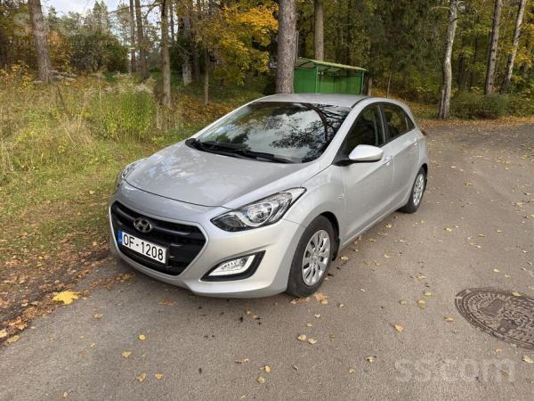 Hyundai i30 2016 in Cesis, with an engine capacity of 1.40 L and mileage of 281 thousand km for 4290 €, photo 2 on AUTOMOTO.COM.LV