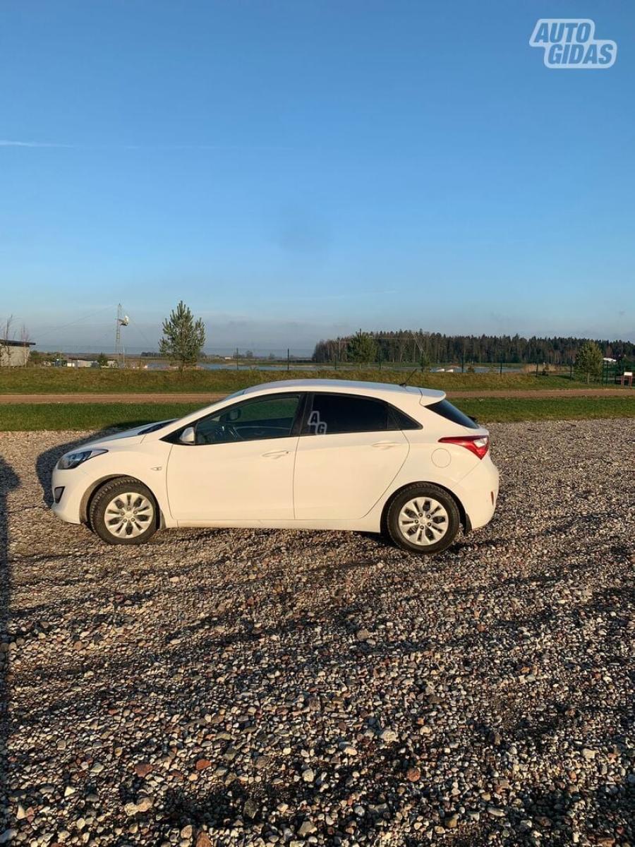 Hyundai i30 2016 in Klaipeda, with an engine capacity of 1.40 L and mileage of 208 thousand km for 5300 €, photo 5 on AUTOMOTO.COM.LV