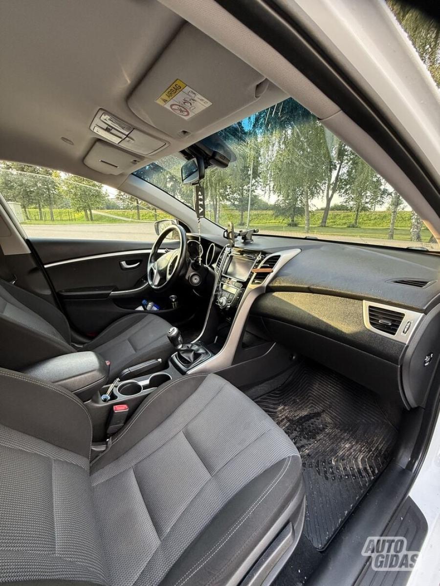 Hyundai i30 2016 in Vilnius, with an engine capacity of 1.60 L and mileage of 96 thousand km for 7000 €, photo 8 on AUTOMOTO.COM.LV