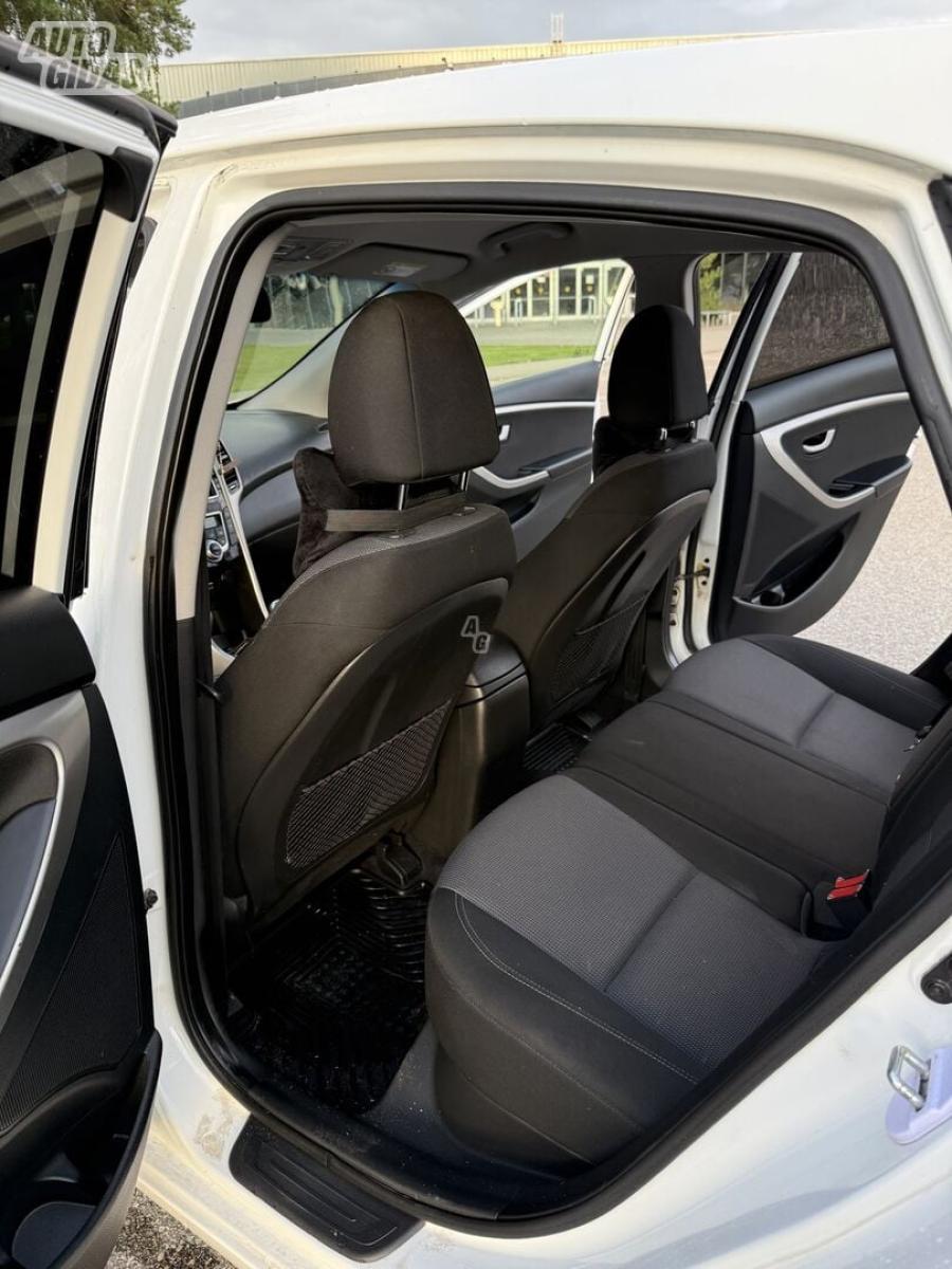Hyundai i30 2016 in Vilnius, with an engine capacity of 1.60 L and mileage of 96 thousand km for 7000 €, photo 13 on AUTOMOTO.COM.LV