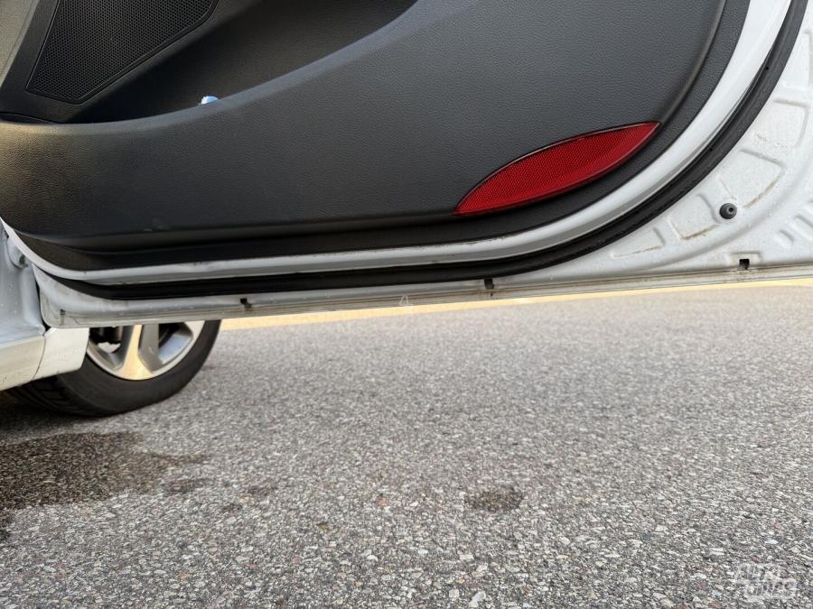 Hyundai i30 2016 in Vilnius, with an engine capacity of 1.60 L and mileage of 96 thousand km for 7000 €, photo 23 on AUTOMOTO.COM.LV