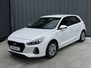 Hyundai i30 2018 in Vilnius, with an engine capacity of 1.37 L and mileage of 136 thousand km for 6990 €, photo  on AUTOMOTO.COM.LV