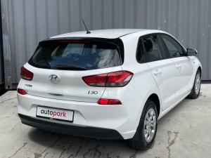 Hyundai i30 2018 in Vilnius, with an engine capacity of 1.37 L and mileage of 136 thousand km for 6990 €, photo 4 on AUTOMOTO.COM.LV