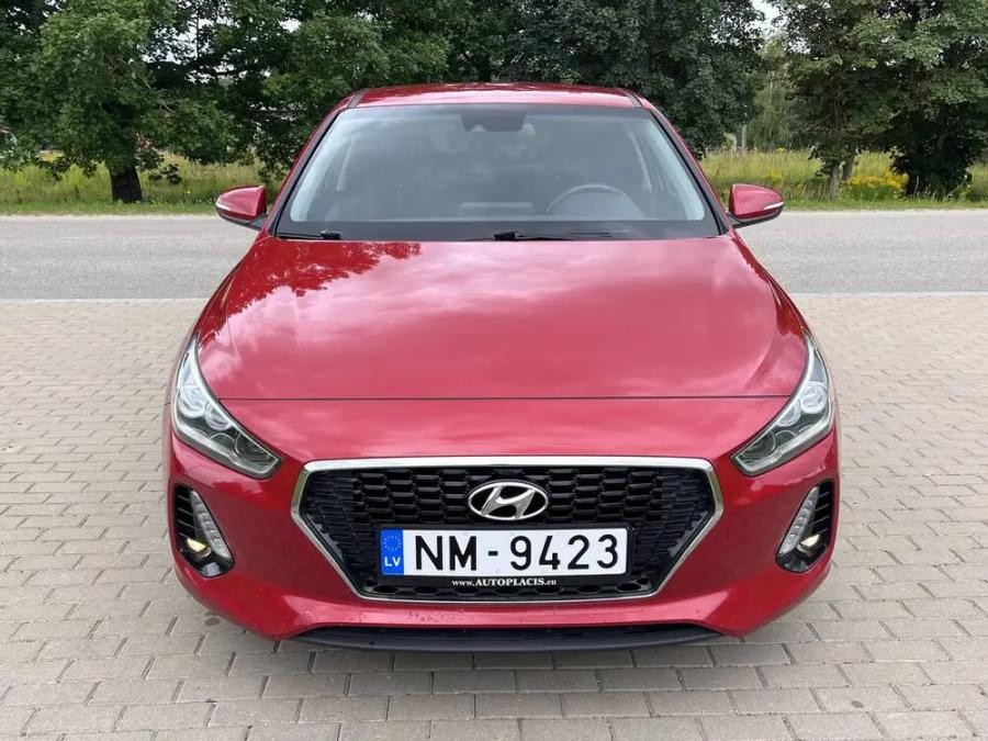 Hyundai i30 2018 in Riga, with an engine capacity of 1.60 L and mileage of 96 thousand km for 10550 €, photo 3 on AUTOMOTO.COM.LV