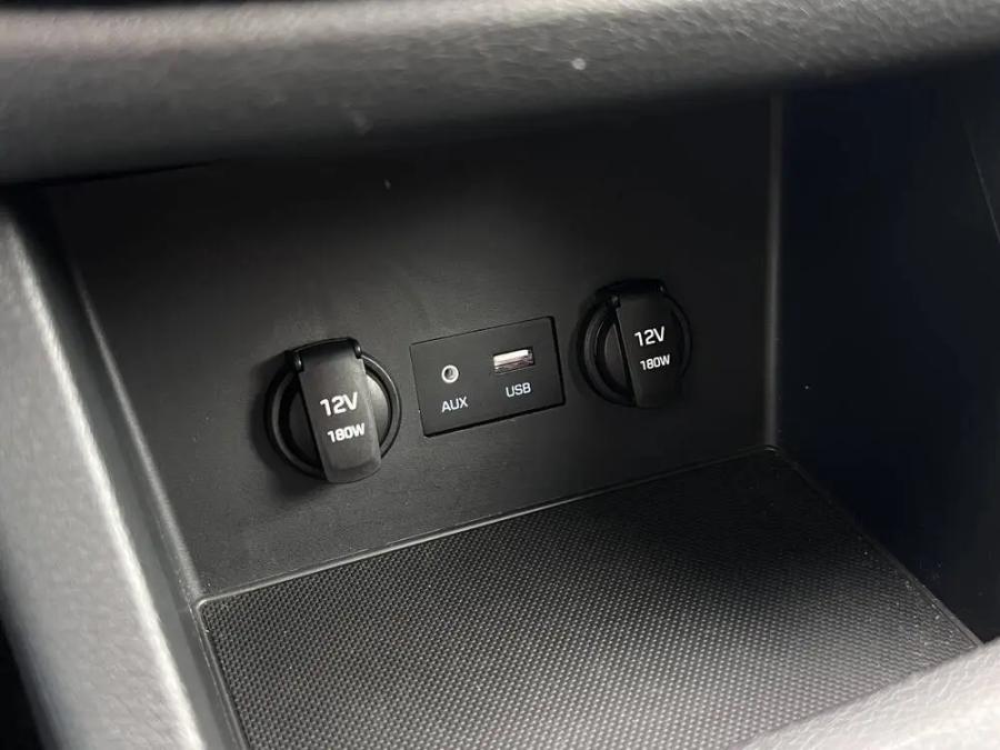 Hyundai i30 2018 in Riga, with an engine capacity of 1.60 L and mileage of 96 thousand km for 10550 €, photo 19 on AUTOMOTO.COM.LV