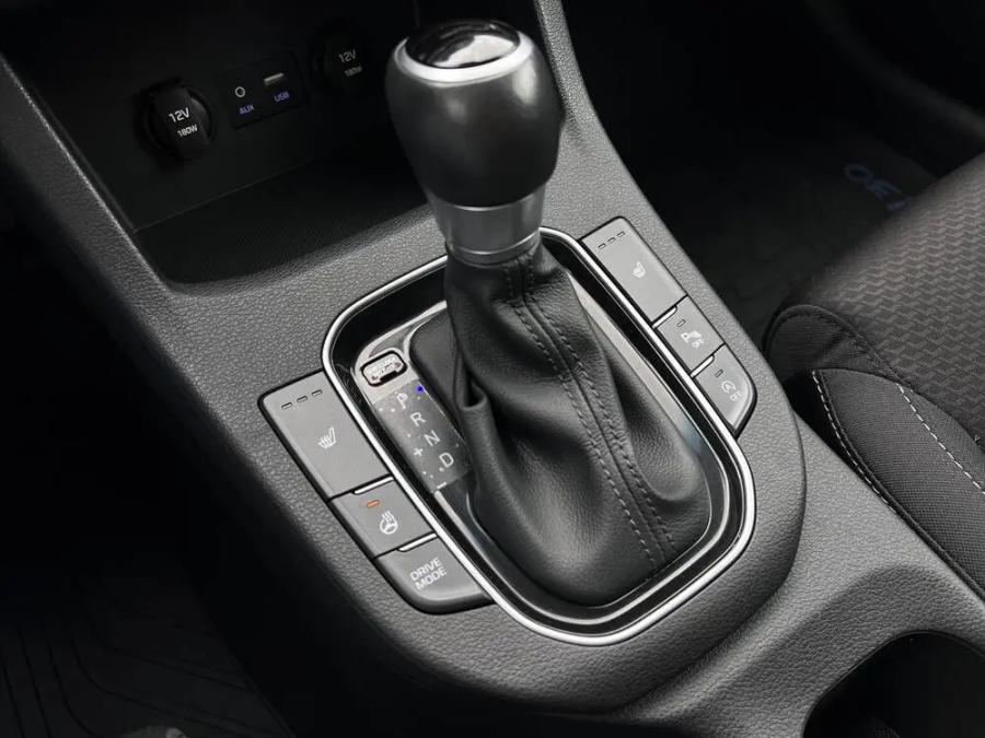 Hyundai i30 2018 in Riga, with an engine capacity of 1.60 L and mileage of 96 thousand km for 10550 €, photo 20 on AUTOMOTO.COM.LV