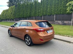 Orange Hyundai i30 2017 in Vilnius, with an engine capacity of 1.59 L and mileage of 240 thousand km for 5500 €, photo 4 on AUTOMOTO.COM.LV