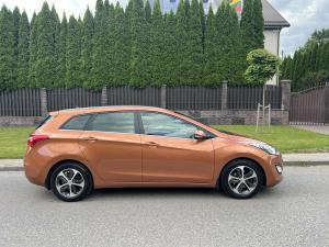 Orange Hyundai i30 2017 in Vilnius, with an engine capacity of 1.59 L and mileage of 240 thousand km for 5500 €, photo 6 on AUTOMOTO.COM.LV