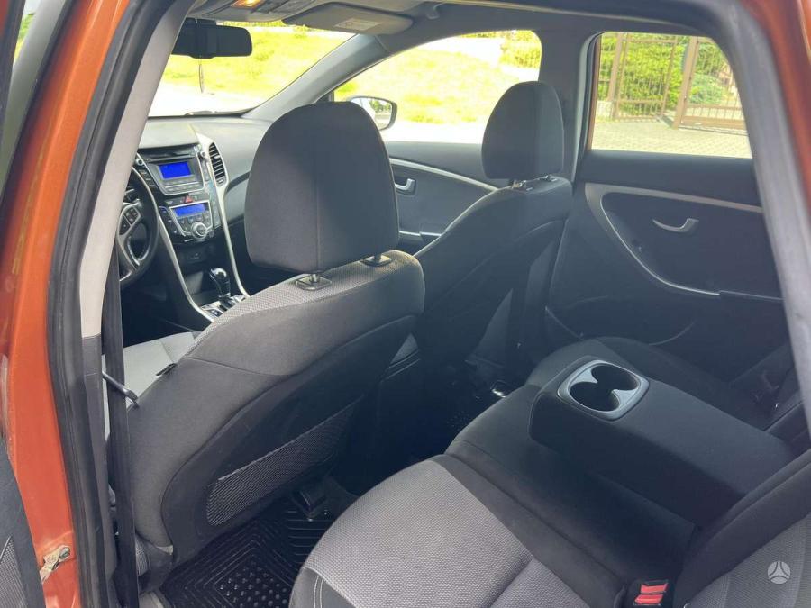 Orange Hyundai i30 2017 in Vilnius, with an engine capacity of 1.59 L and mileage of 240 thousand km for 5500 €, photo 18 on AUTOMOTO.COM.LV